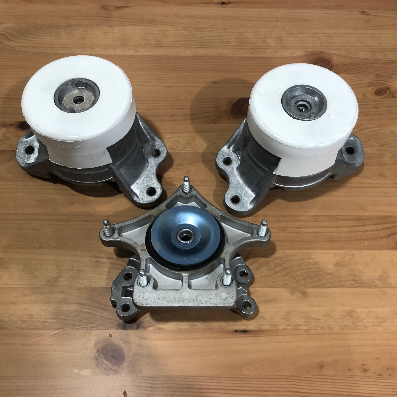 Mercedes Benz E300 HD Engine & Transmission Mount Left 205 240 0800 ...