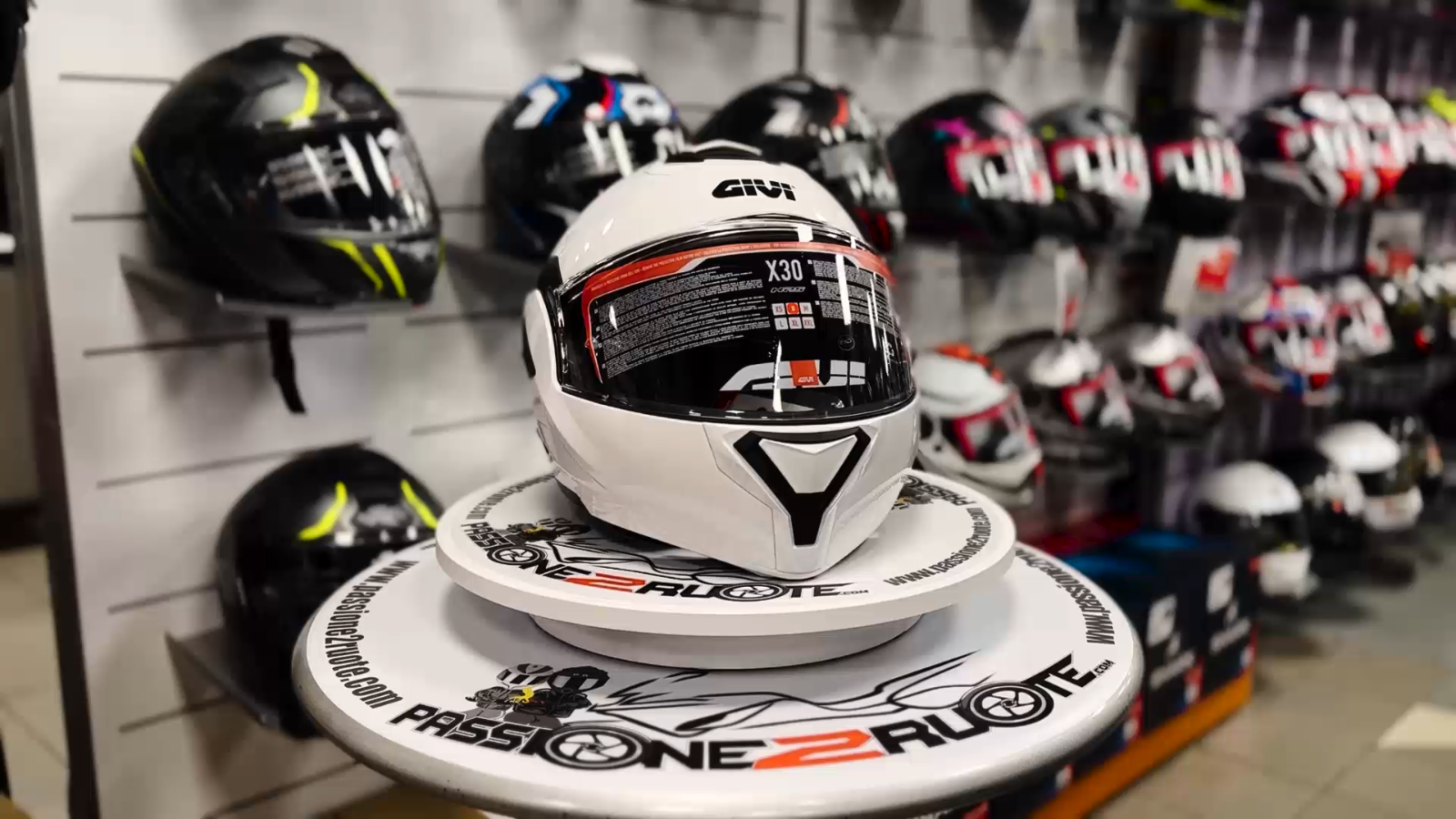 GIVI X30 Modular Flip Back Helmet White Size XL | eBay UK