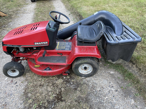 Ride on lawn mower, Snapper ELT 120g, petrol, electric start, self ...