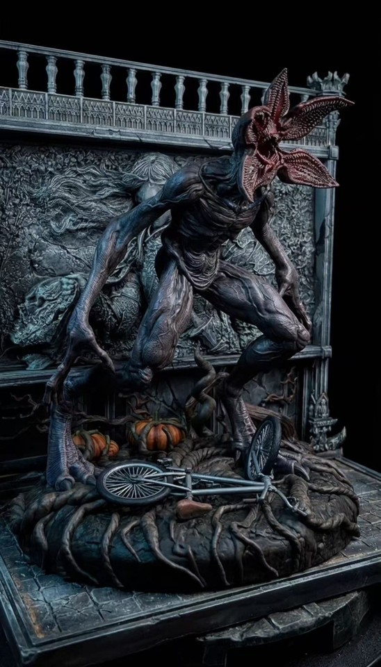 Stranger Things the monster Demogorgon painted GK statue with scene ...