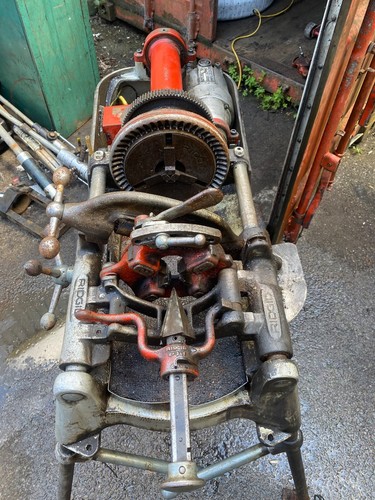 ridgid pipe threading machine. Complete with all dies. | eBay UK