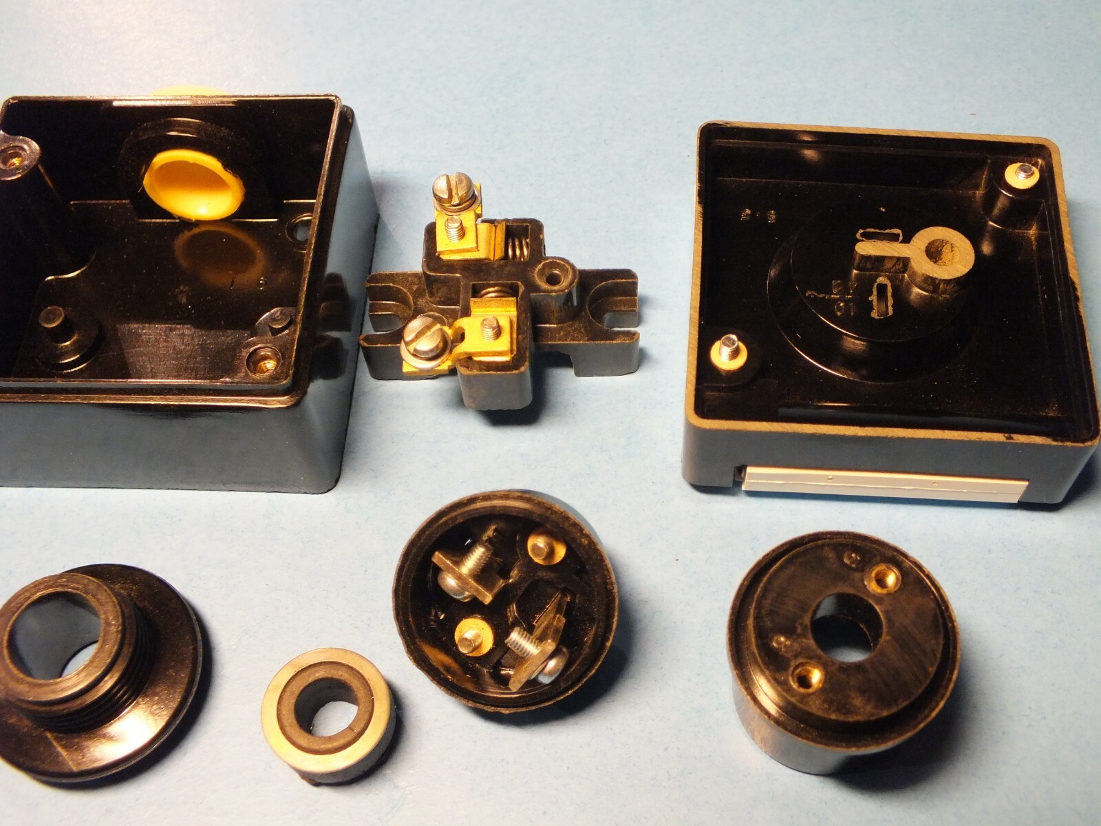 5 pcs REMLR USSR BAKELITE PLUG &SOCKET U-87-RB RP-2-B 24V 36V 42V 10A ...