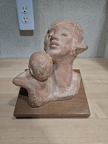 AUSTIN PRODUCTS Signed Mother And Baby Child Love Sculpture Embrace On ...