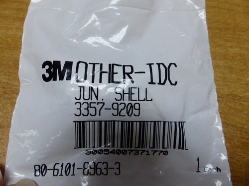 3M 3357-9209 Qty of 11 per Lot 9 Position Two Piece Backshell Connector ...