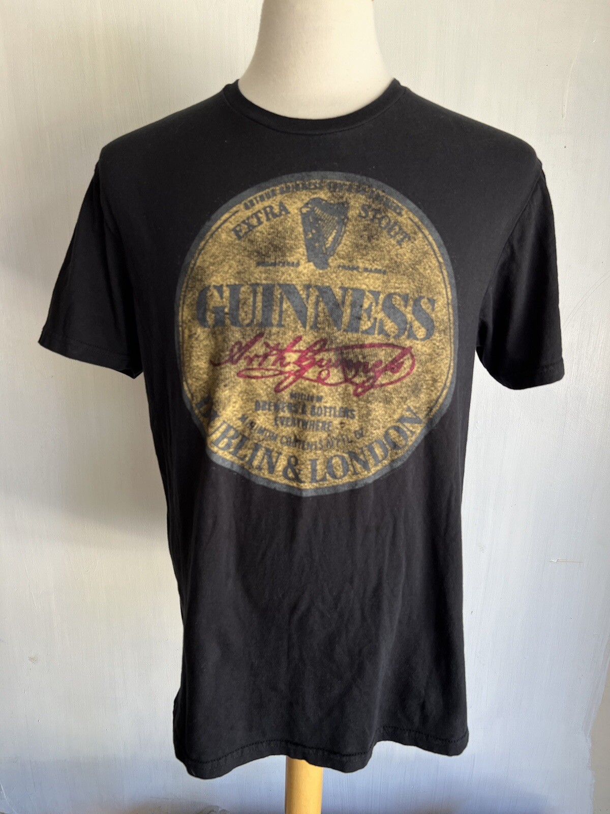 GUINNESS EXTRA STOUT DRAUGHT BEER Official Dublin & L… - Gem