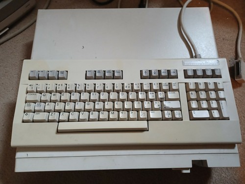 RARE Commodore 128D (DCR) Computer - Boots and Computes! German ...