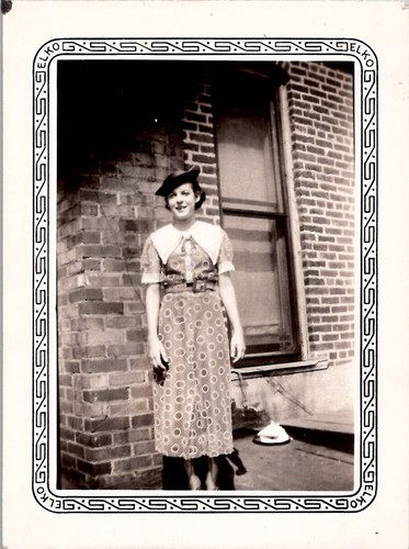 Beautiful Traditional Wife Young Lady Fashion Americana 1930s Vintage ...