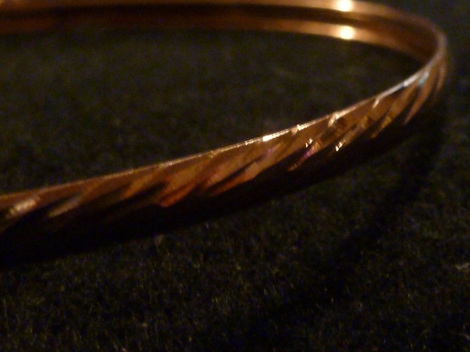 10K SOLID YELLOW GOLD DIAGONALLY ETCHED BANGLE- 7 1/2" - 2.76 GRAMS | eBay