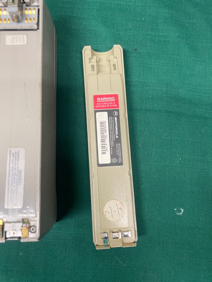 vintage Motorola brick cell phone F09FSD8826AN cellphone prop CBS WBBN ...