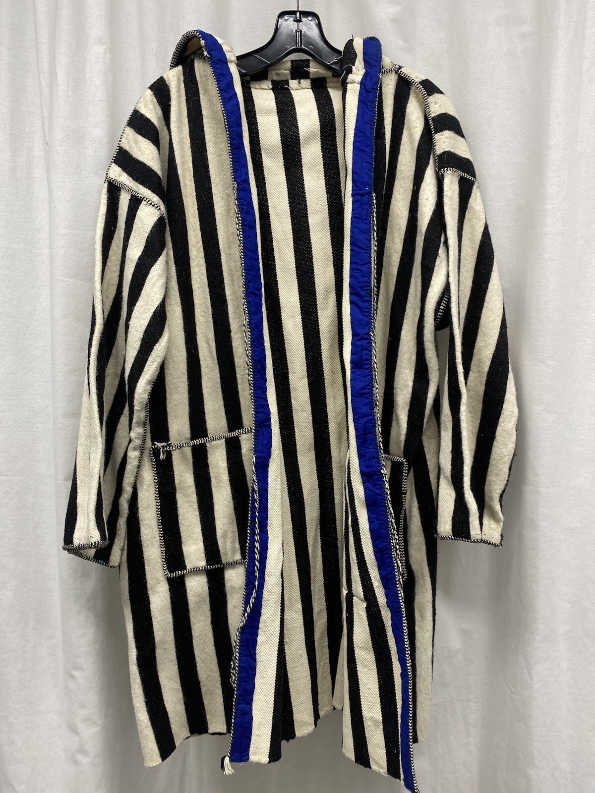 VINTAGE SUPER COOL BLACK AND WHITE STRIPED DUSTER WIT… - Gem