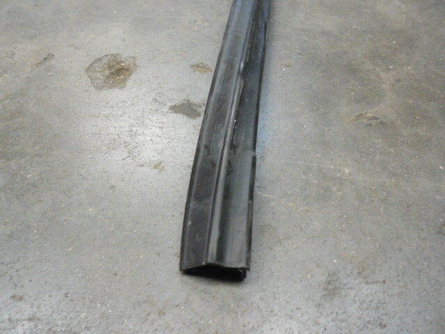 BMW X5 Series E53 Front Left Window Guide Seal N/s 51327020577 7020577 ...