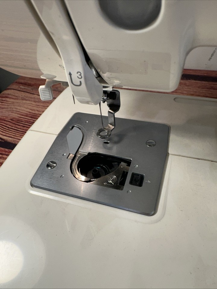 Brother PE-150 Sewing Machine Embroidery Machine Computerized Auto ...