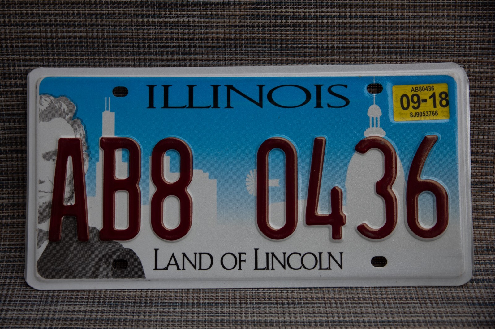 2018 ILLINOIS License Plate ** LAND OF LINCOLN / BUST CITY / CAPITOL ...