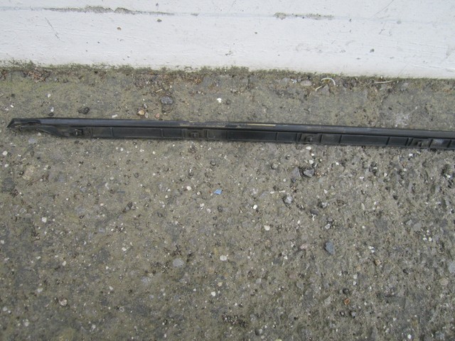 Genuine Mercedes-Benz Lower Weather-Strip 166-698-02-62 | eBay