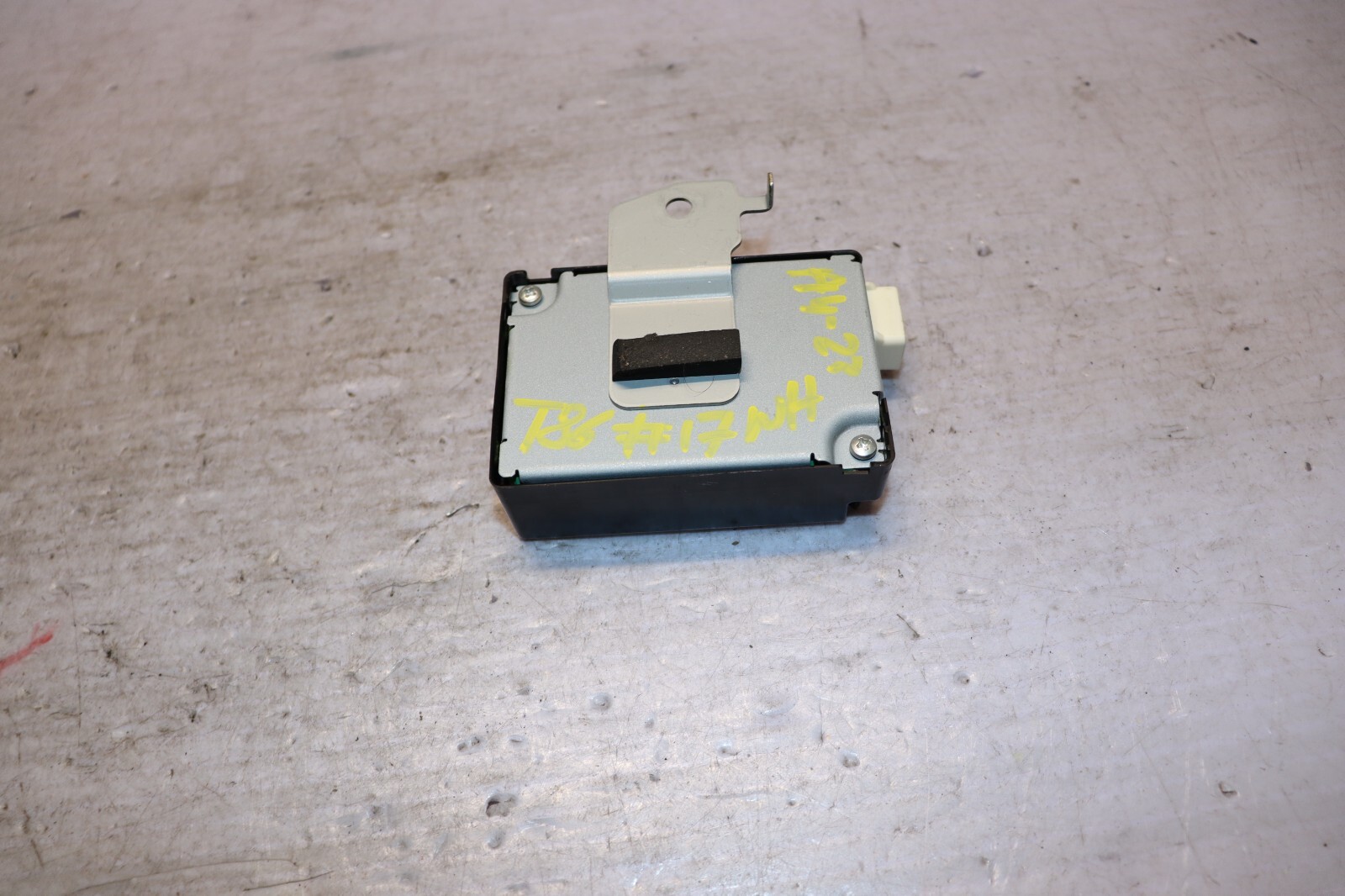 2017-2020 Toyota 86 Coupe Keyless Entry Module OEM | eBay
