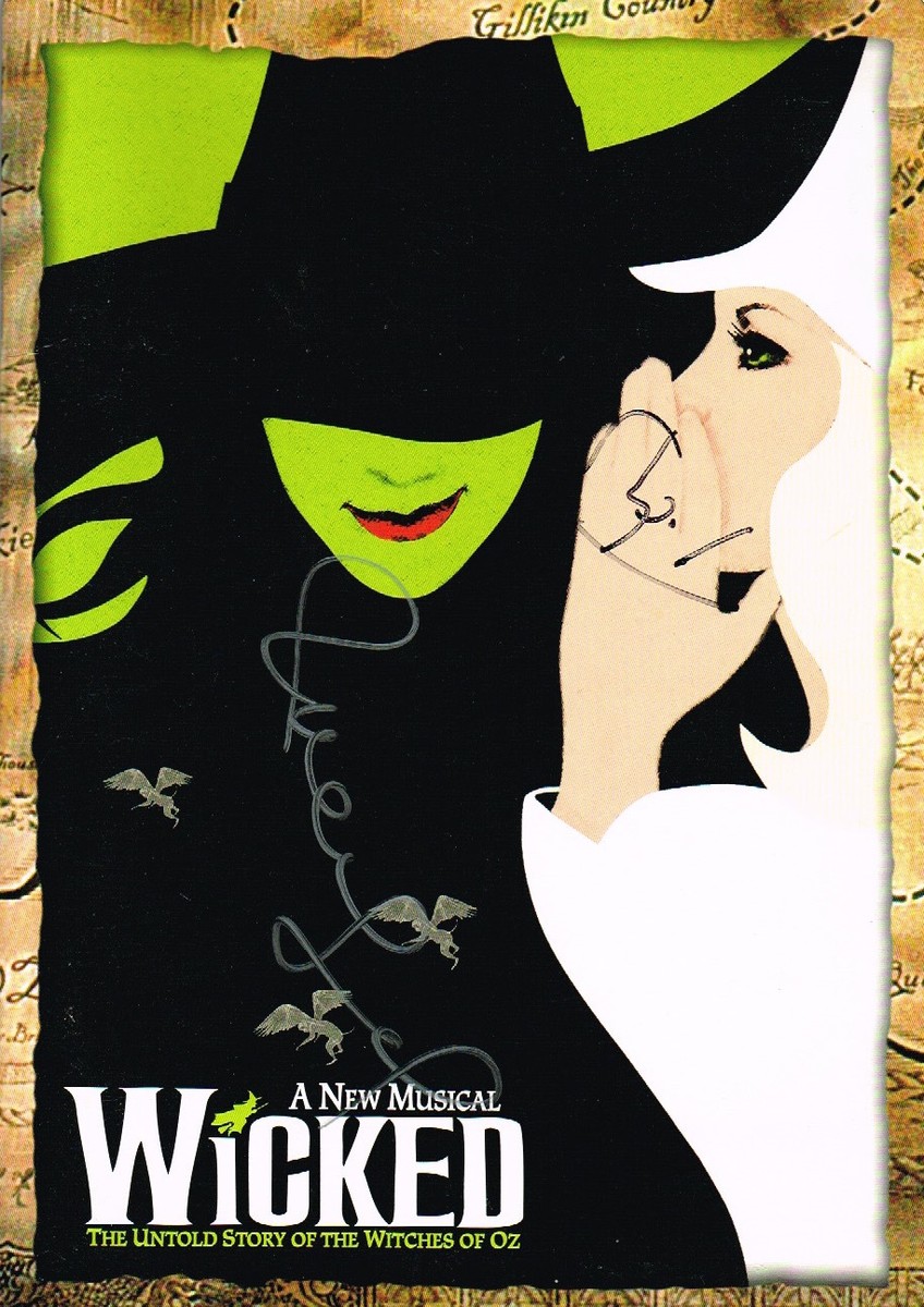 Idina Menzel And Taye Diggs Kiss Idina Menzel And Taye Diggs Take Son