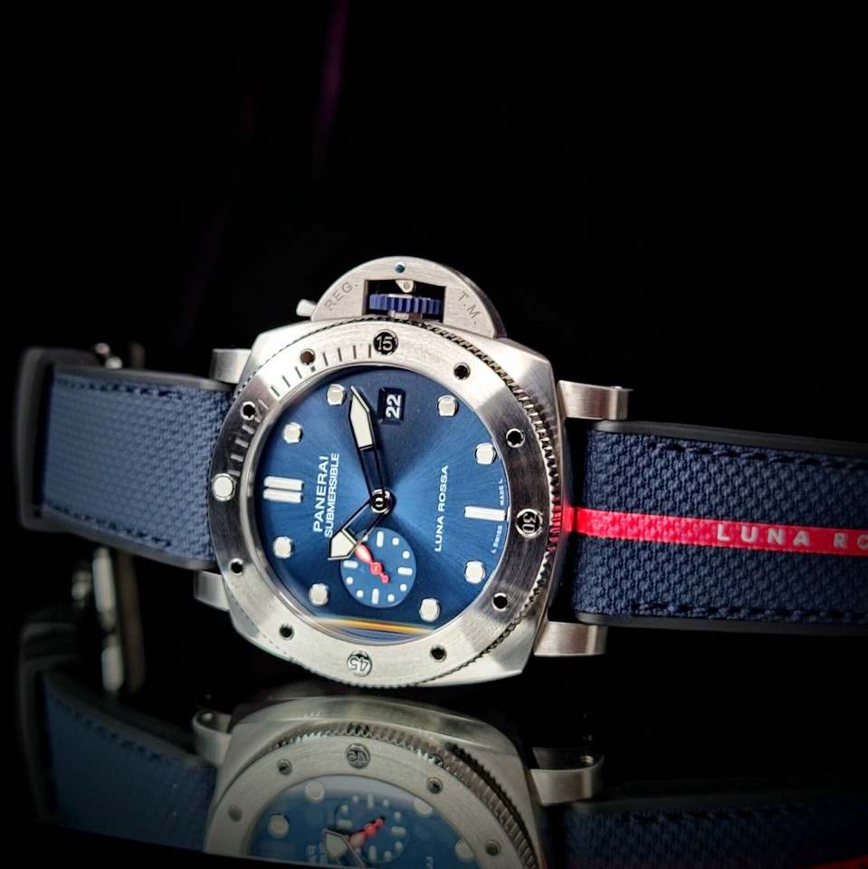 Panerai Submersible 44mm Quarantaquattro Luna Rossa Limited Edition ...