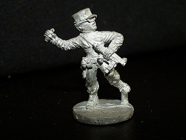 Grenadier Aslan Alien Traveller Miniature Metal Gun Sci Fi 25mm RAL ...