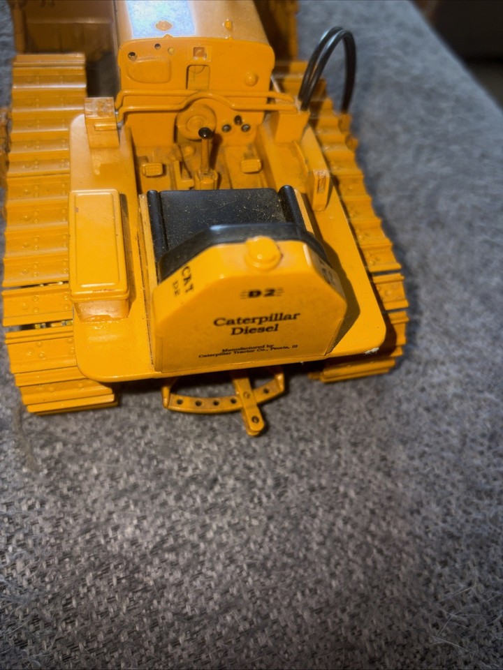 CAT D2 W/No.2 TOOL BAR BLADE 1:16 SPEC CAST ACMOC COLLECTORS MODEL 2004 ...