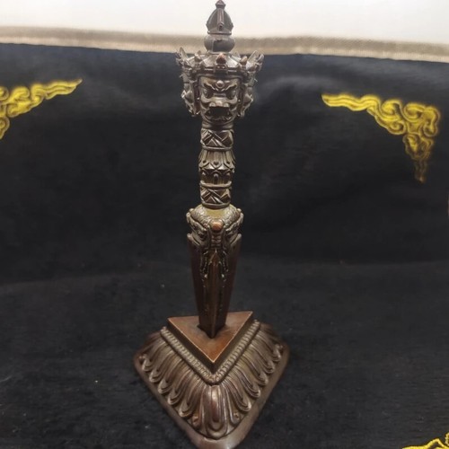 Tibetan Tantra Three-Sided Buddha Statue Magic Weapon Vajra Pestle ...