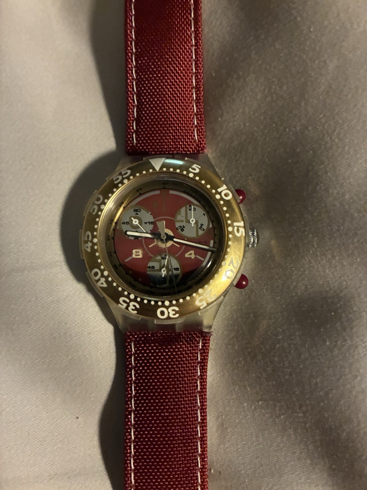 SWATCH AQUA CHRONO RED SUN - Gem