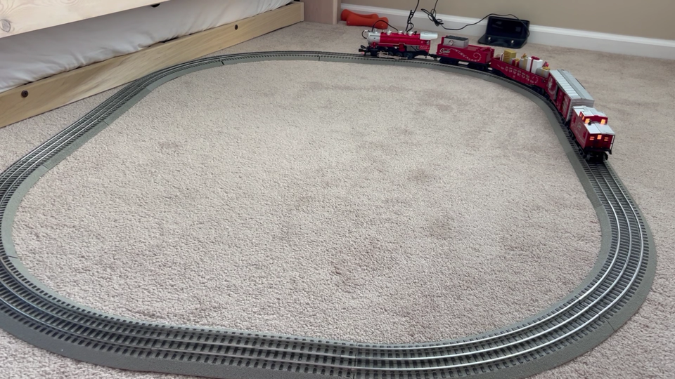 Lionel O Gauge Train Set Hallmark Toymaker Santa Express Extra Fastrack ...