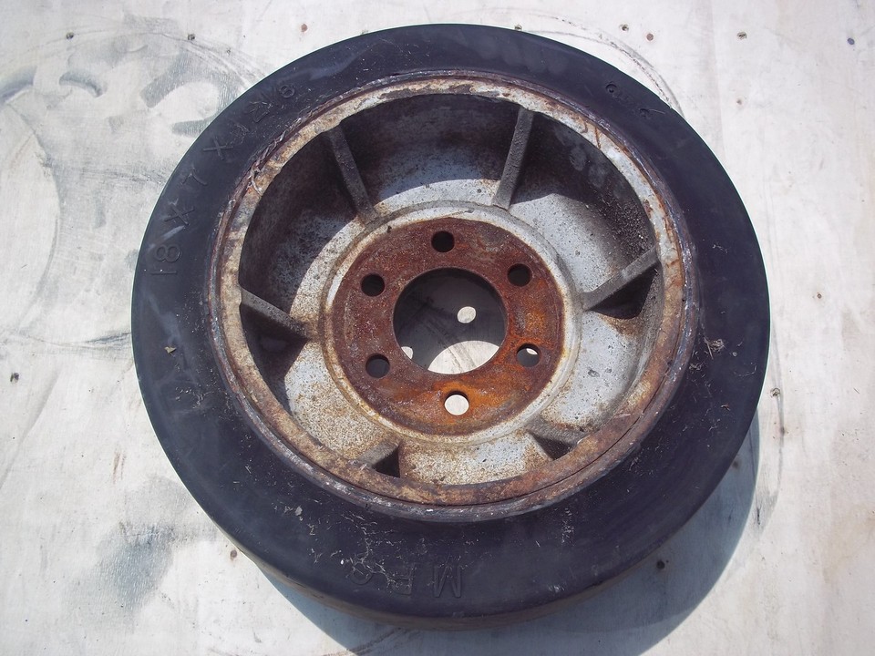 3799877 CAST 3799876 CLARK FORKLIFT TM247 STEER WHEEL USES A 18x7x12-1/ ...