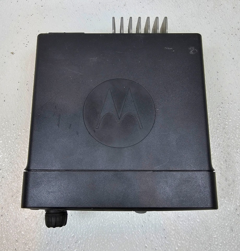 Motorola MotoTRBO XPR 4500 UHF 403-470 MHz 160 Channel 25 Watt ...