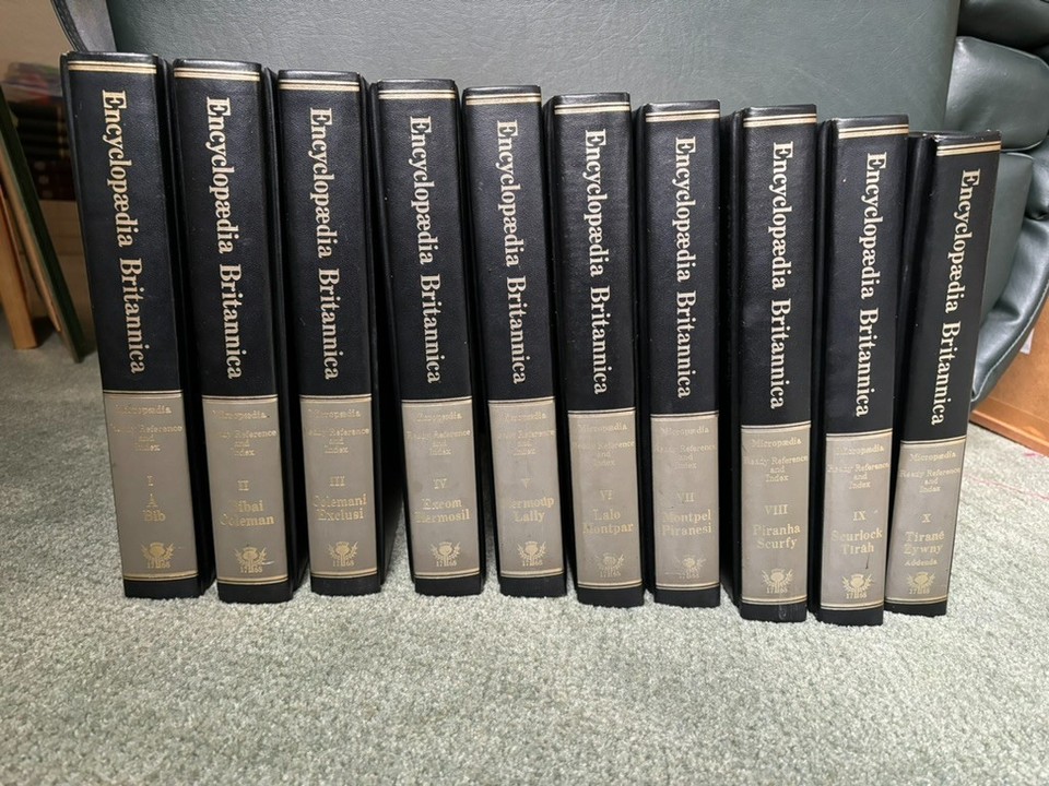 Encyclopaedia Britannica full set - (Propaedia, Macropaedia ...