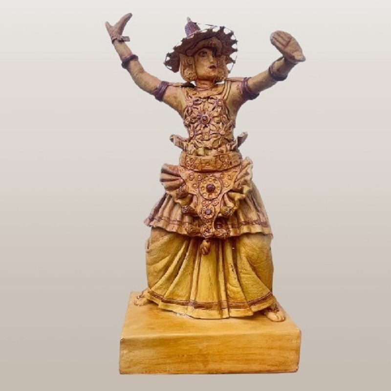 Gift Special Person Genuine Leather Statue Occasion Dancer Traditional ...