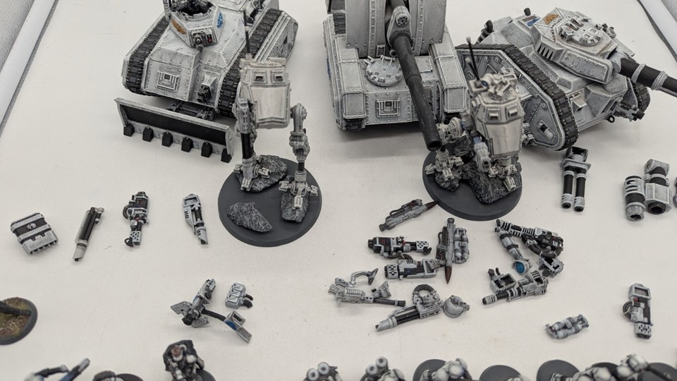 Painted 'snow' Astra Militarum Lot, Leman Russ, Basilisk, Sentinel ...