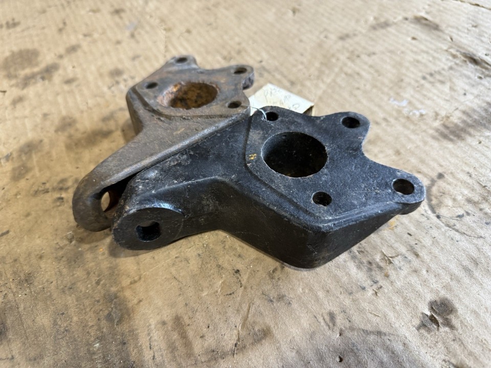 1935 1936 Ford Engine Mounts & Water Neck Original Coupe Sedan Roadster ...