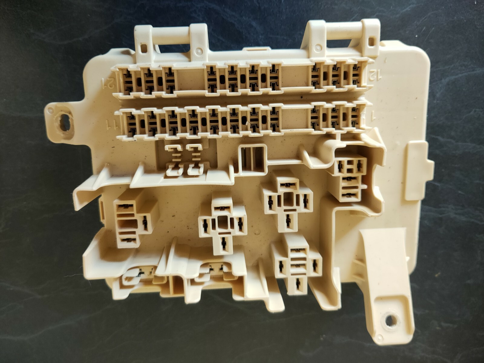 FUSE RELAY PANEL FORD AU FALCON XT FAIRMONT XR6 XR8 WR2A-14A073-AA | eBay