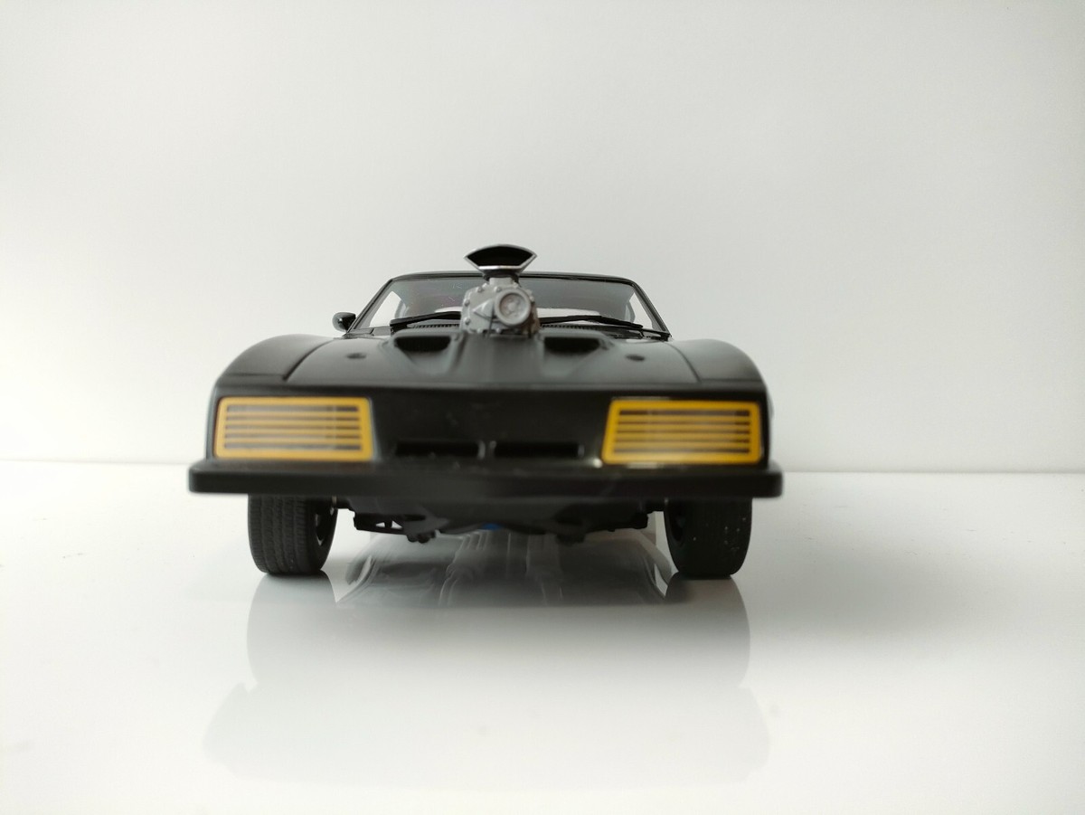 Mad Max 2 Diecast Car 1/18 The Road Warrior Interceptor Mad Max 2 Diecast Car 1/18 The Road Warrior Interceptor