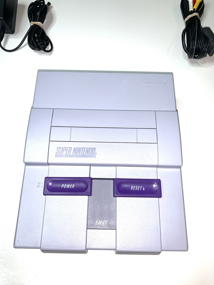 Super Nintendo SNES System Console With 2 OEM Controllers Authentic ...