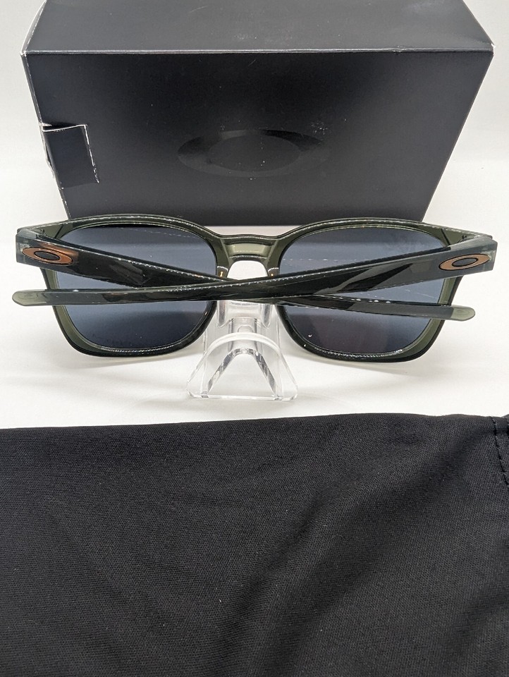 New Authentic Oakley Ojector Sunglasses Retail $166! | eBay