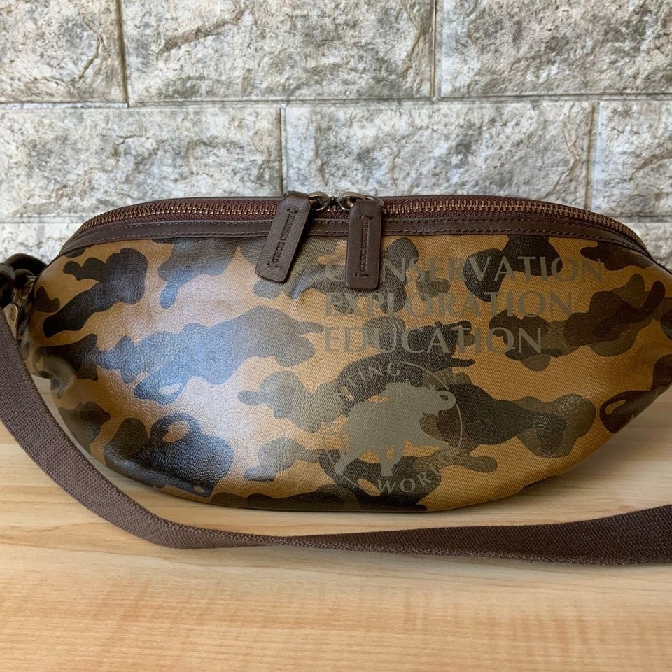 HUNTING WORLD Logo Camouflage PVC Marsupio Unisex Usato dal Giappone | eBay