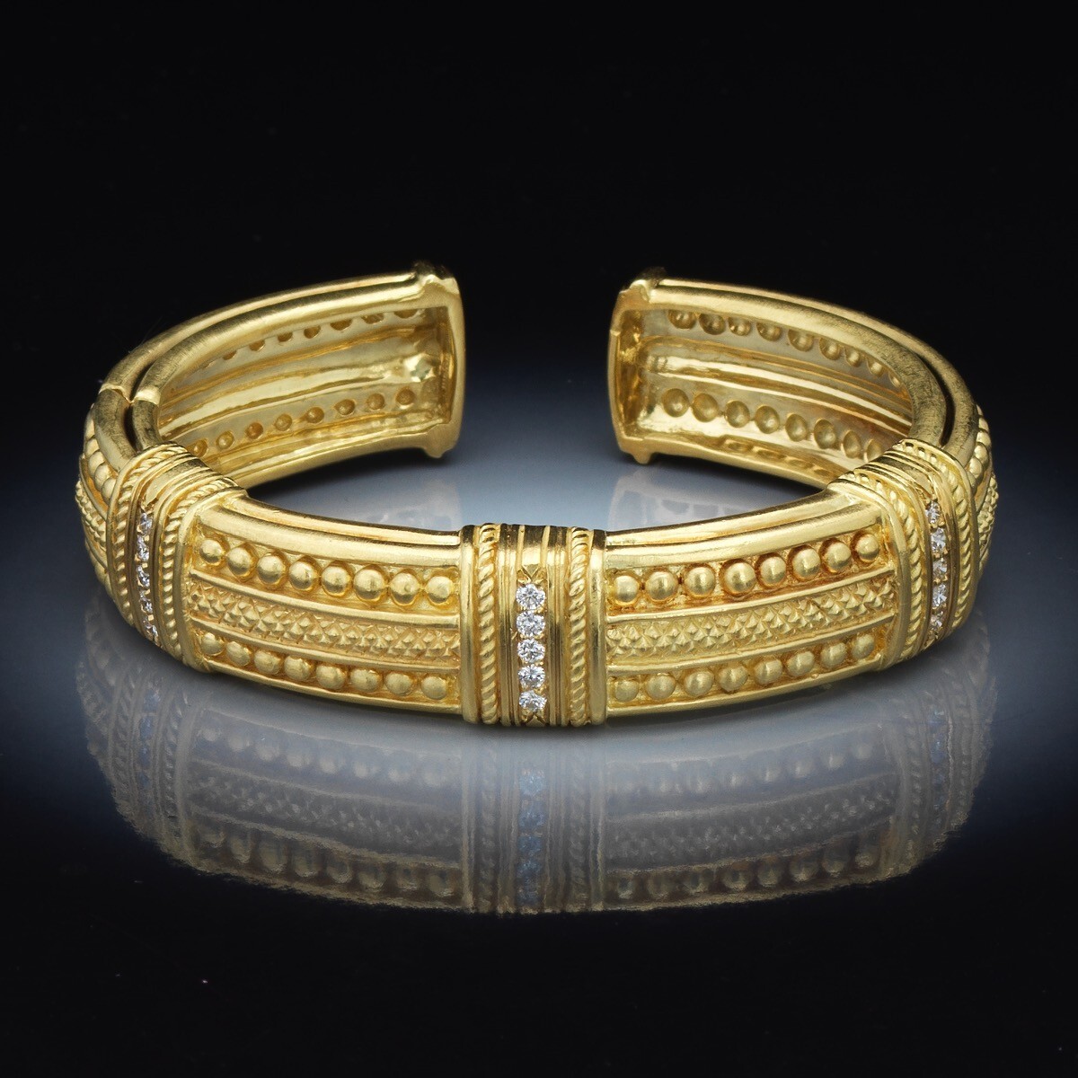 Judith Ripka 18k Gold and Diamond Bangle Bracelet - Gem