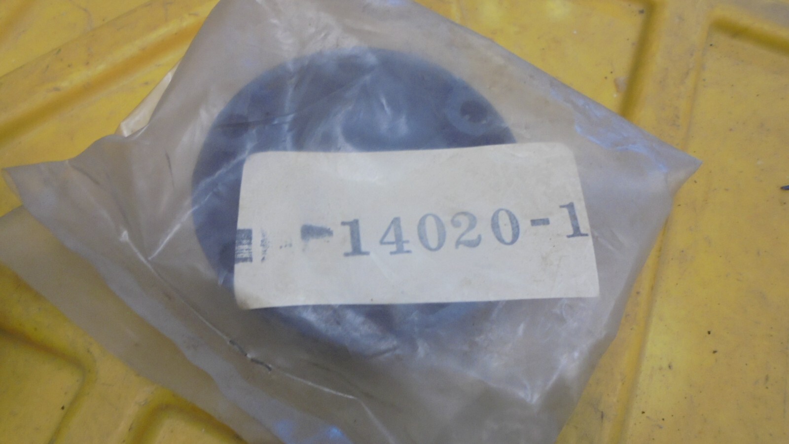 3 Cylinder Distributor Cap Seal F14020-1 Chrysler Force Outboard NOS ...