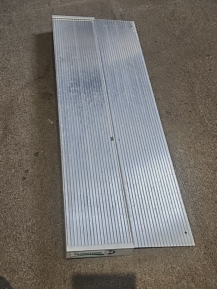 EZ-ACCESS TRANSITIONS 1.25” Portable Self Supporting Aluminum Entry ...