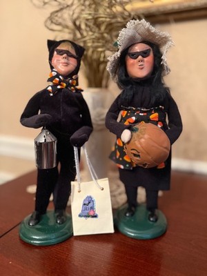 BYERS CHOICE Halloween 2021 Black Cat Child and 2023 Witch w/Candy Corn ...