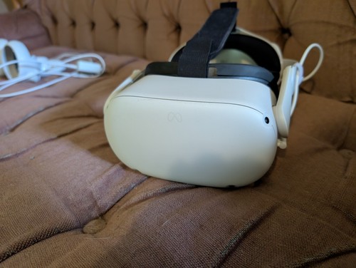 Meta Quest 2 w/ additional face cushion and battery | eBay