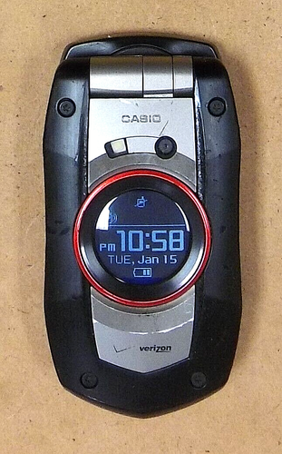 Casio Gz'One Boulder C711 - Black and Silver ( Verizon ) Very Rare Flip ...