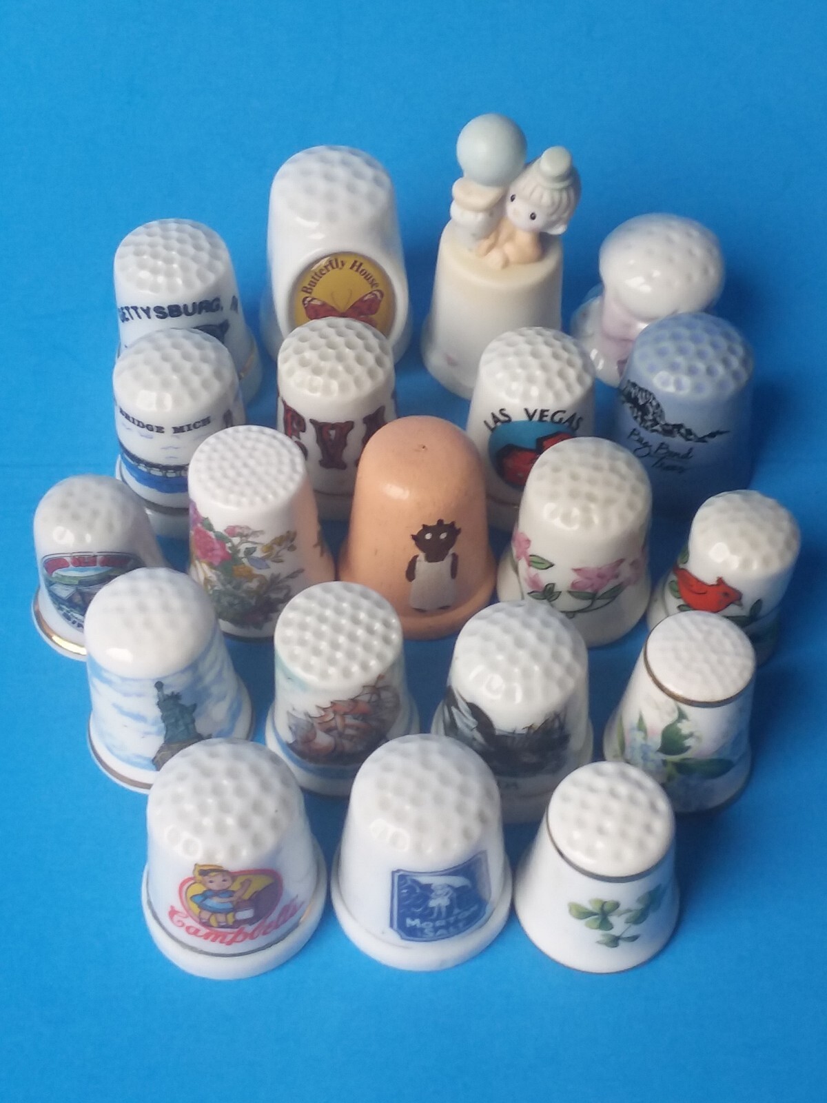 20 Vintage Assorted Thimbles Various Themes Styles Porc/Bone/Wood NICE ...