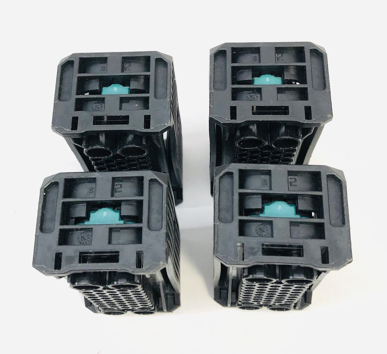 LOT OF 4 DELPHI PBT-GF20 40 PIN AUTO CAR ELECTRICAL TERMINAL CONNECTOR ...