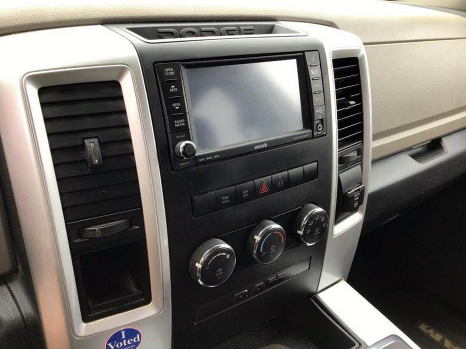 2009-2010 Dodge Ram 1500 2500 Radio AM FM HDD DVD Player Receiver ID ...