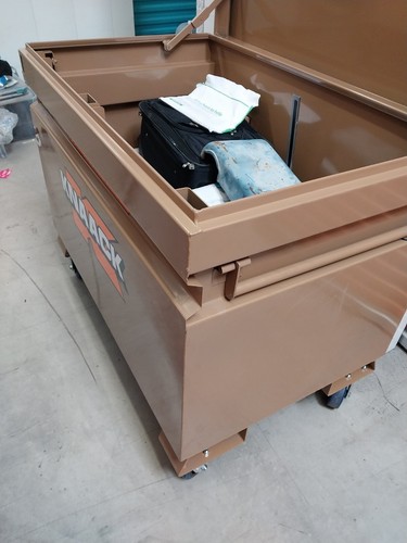 Knaack 79 Storagemaster Jobsite Storage Chest With Large Dual Folding ...