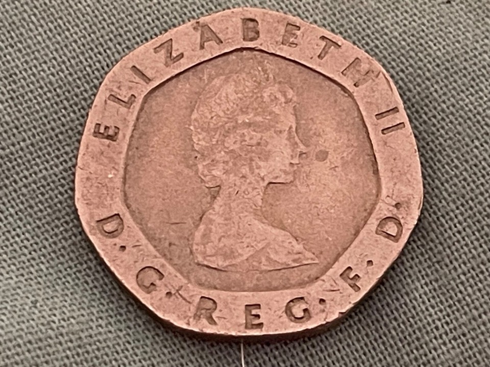 Rare UK 1982 20p Twenty Pence Coin - First Year Minted - Rare ...