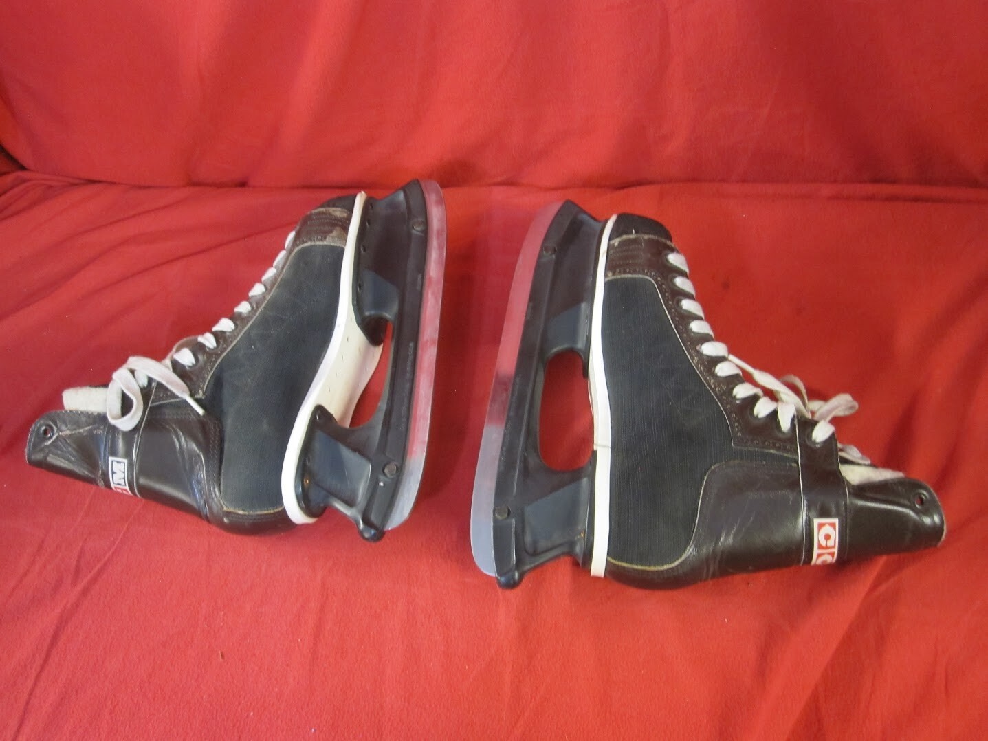 Vintage 1979 CCM Mustang Men's Ice Hockey Skates Size 9 | eBay