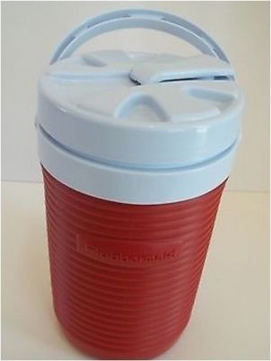 NEW RUBBERMAID 1/2 Gallon .50 Gallon Victory Jug #1544 Modern Red | eBay
